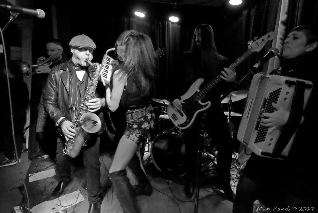 Mad Juana on St Patty’s Day Night in Berlin – Wild West Rocks